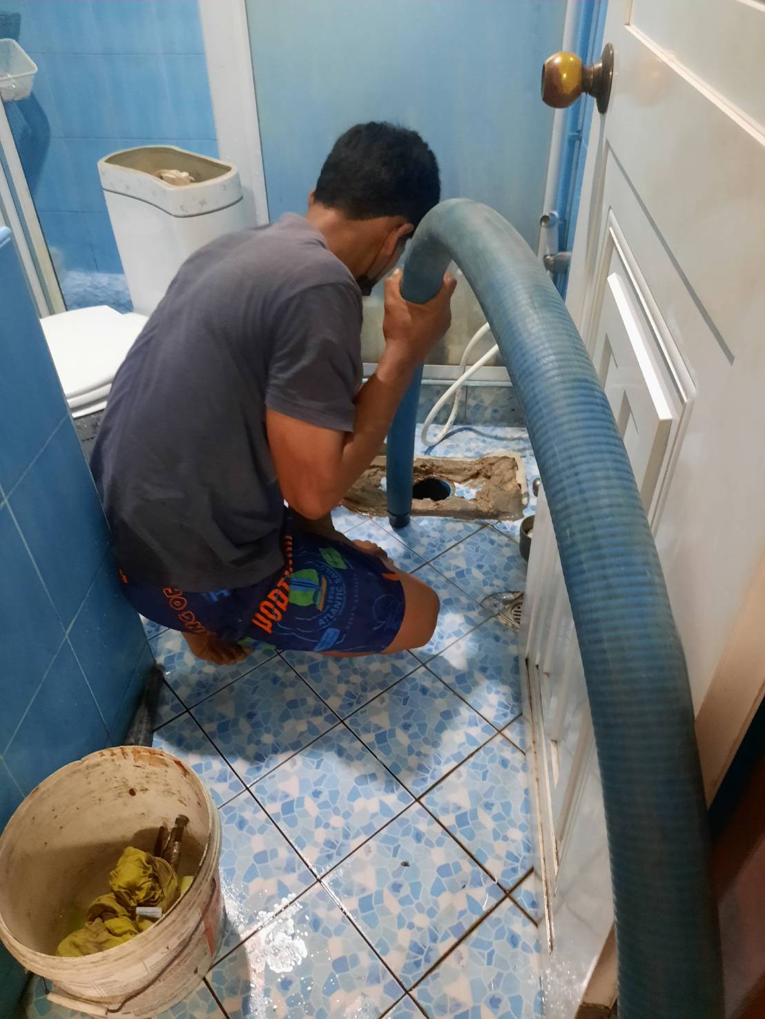 ผลงานของเรา – ดูดส้วม by ตุ๊กตา